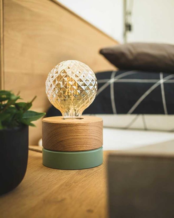 Tischlampe aus Eiche im Skandinavischen Design von ALMUT